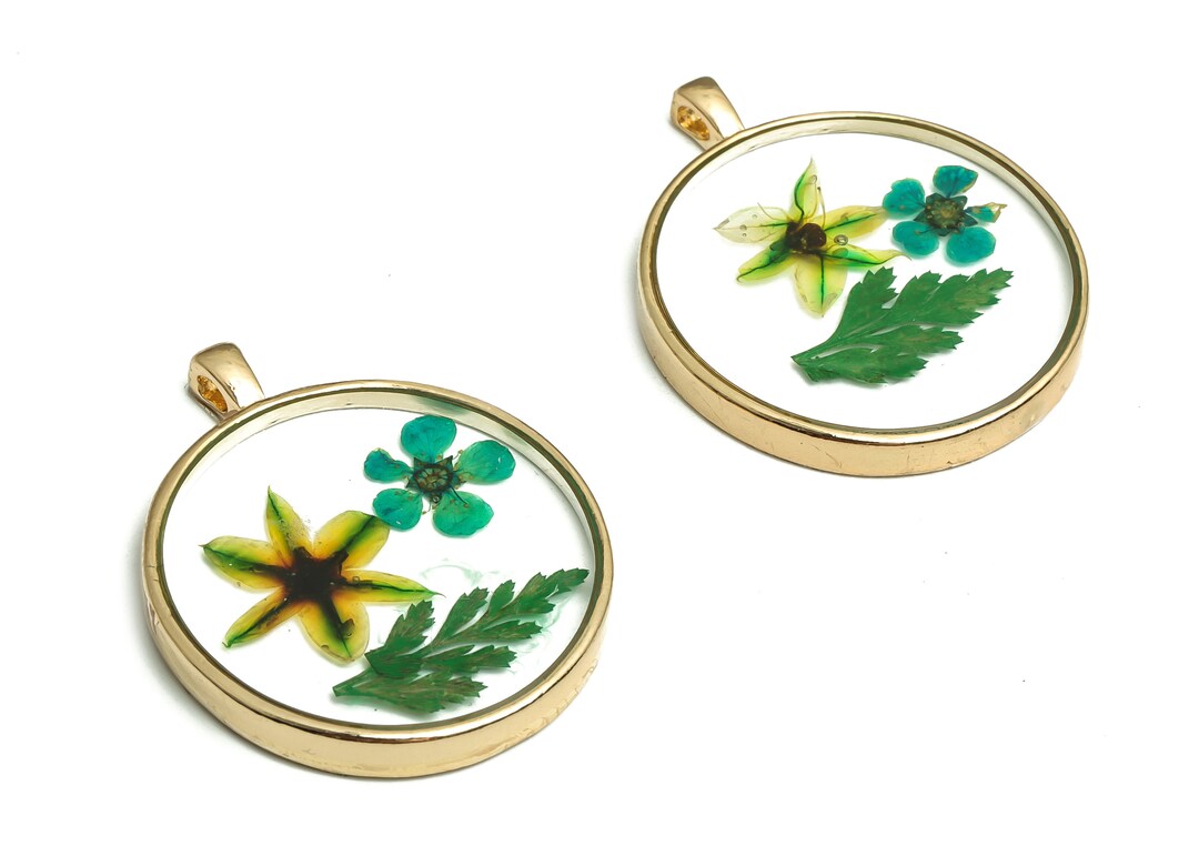 Epoxy Resin Round Real Flower Charms - Leek Flower - Narcissus Flower ...