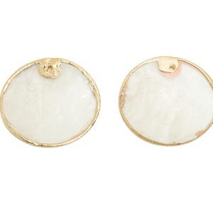 Round Shell Disc Charm - Natural Seashell Pendant - Natural Shell With ...