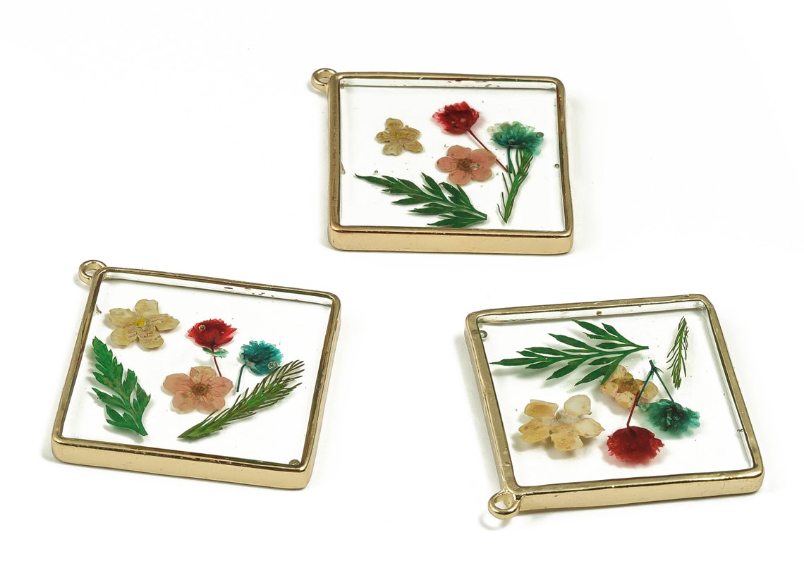Epoxy Resin Square Real Flower Charms - Narcissu&babysbreath - Black ...