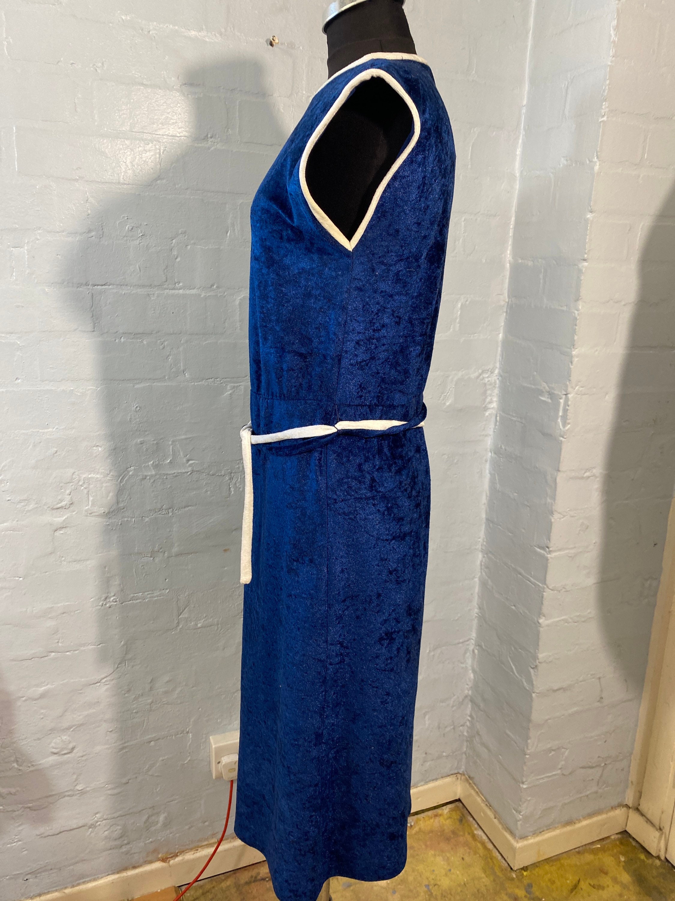 Vtg ladies 12 cap sleeve crushed velvet cap sleeve white trim | Etsy