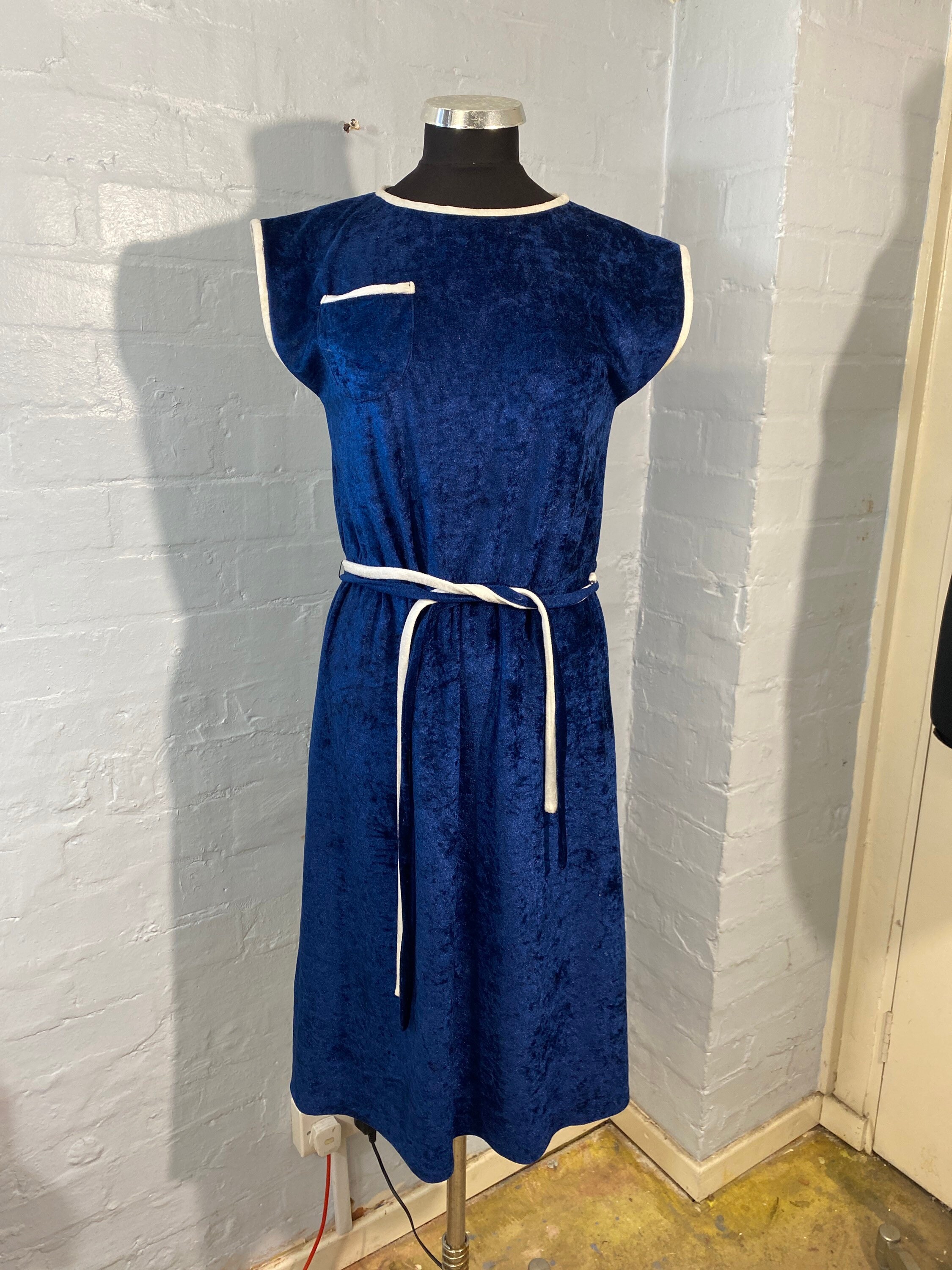 Vtg ladies 12 cap sleeve crushed velvet cap sleeve white trim | Etsy