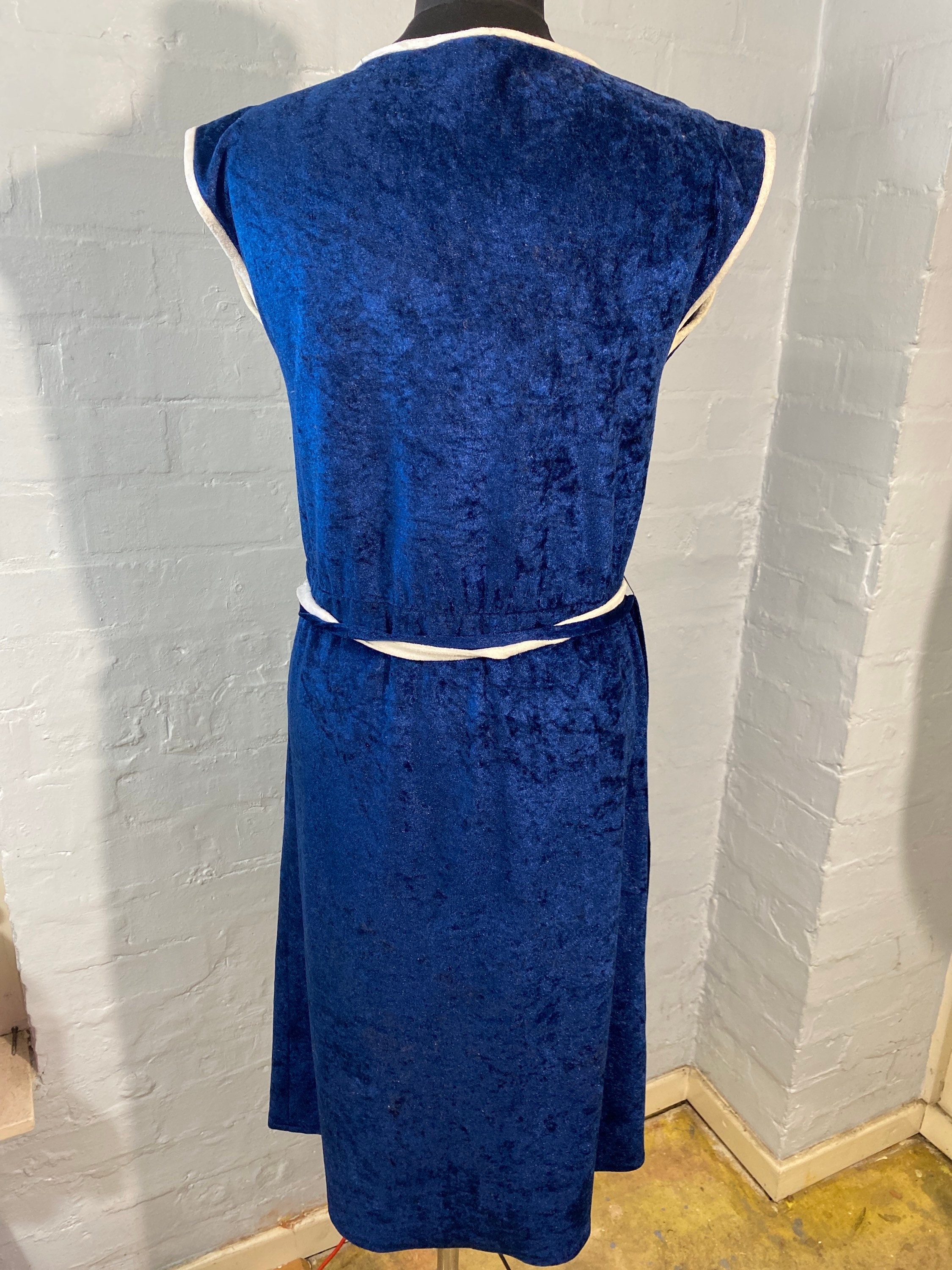 Vtg ladies 12 cap sleeve crushed velvet cap sleeve white trim | Etsy