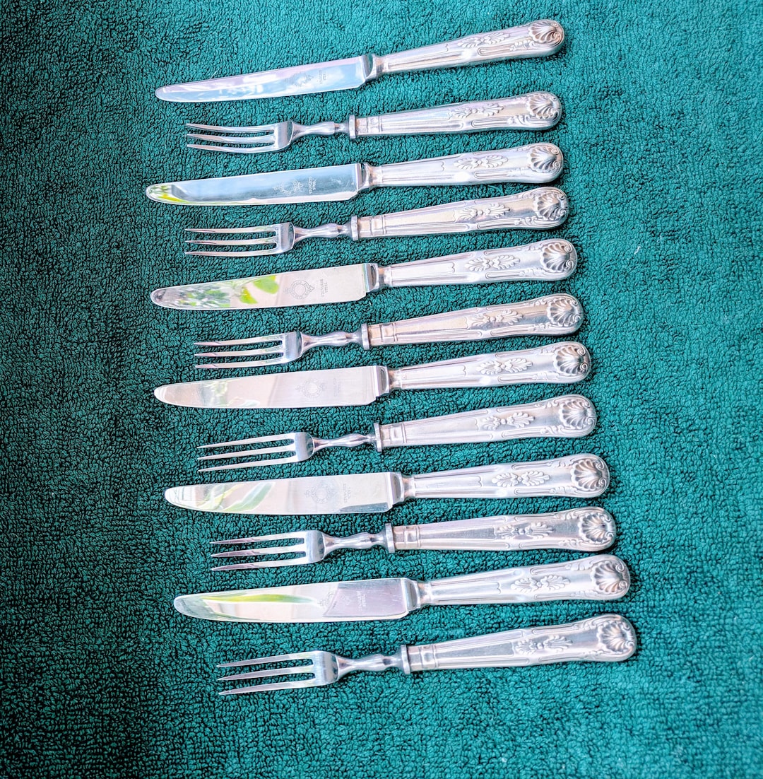 12 Piece Vintage Kings Pattern Silver Plated Handled Hors D'oeuvre Set ...