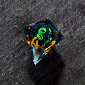 Floating Green Pupil Dragon's Eye Liquid Core Dice Set - Etsy