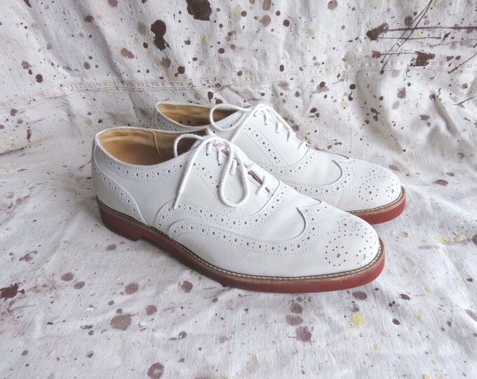 Men's 9 70s Chalk White Wingtip Shoes / White Leather Churchill 1960s ...