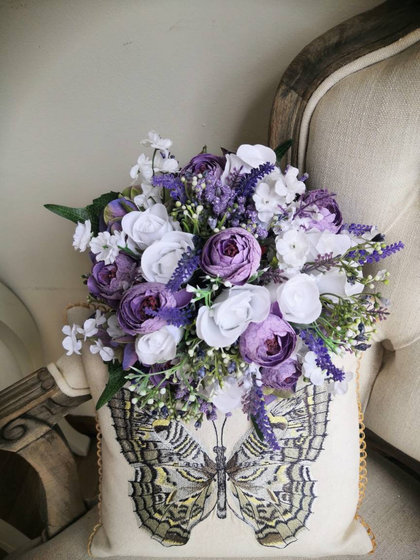 Brides Lilac/lavender & White Bridal Handtied Posy Bouquet - Etsy UK