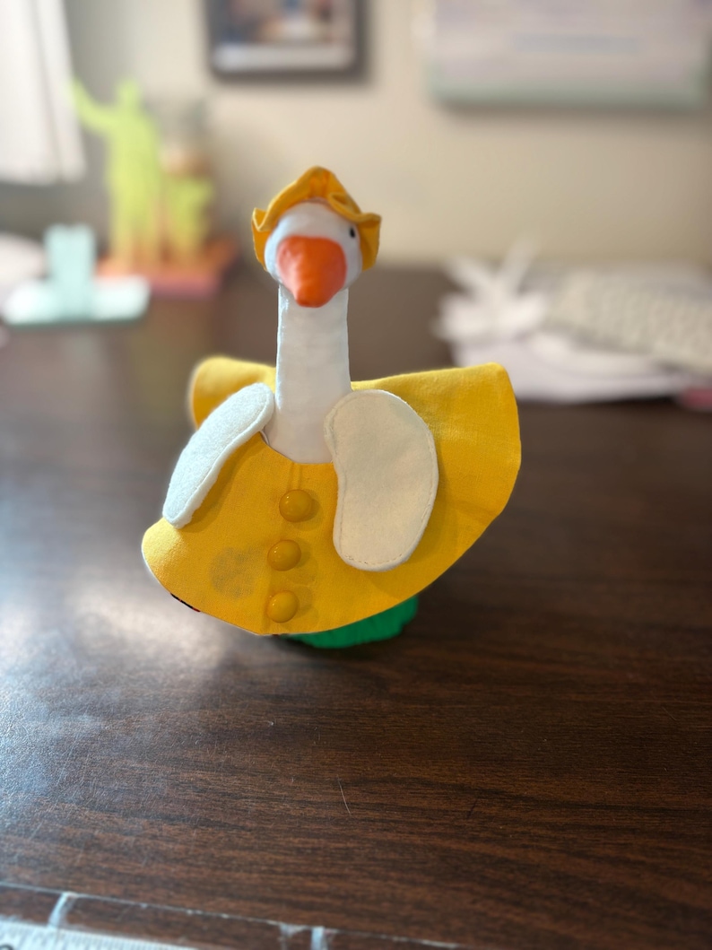 7 Inch Desk Goose REVERSIBLE Dress, Hat & Removable Wings Sewing ...