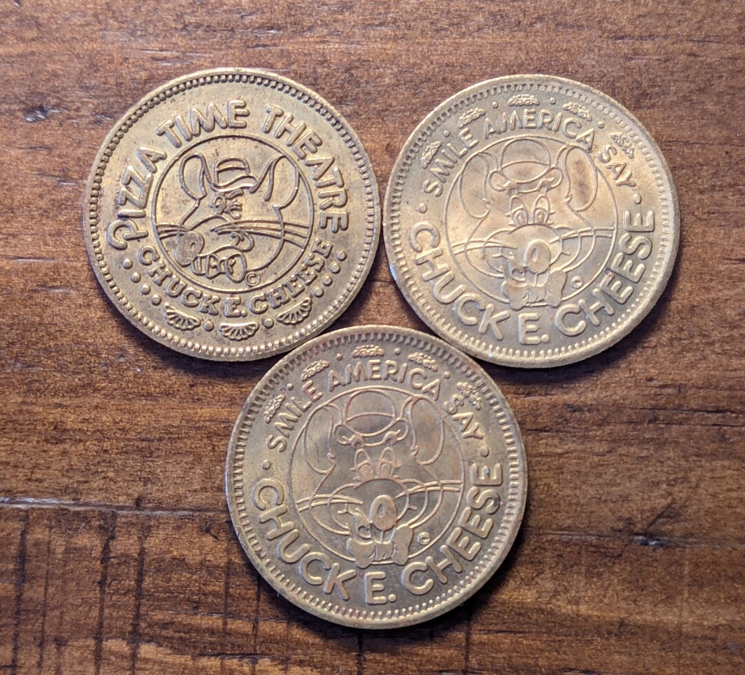 1982, 1983, 1984 Chuck E. Cheese Smile America in Pizza We Trust ...
