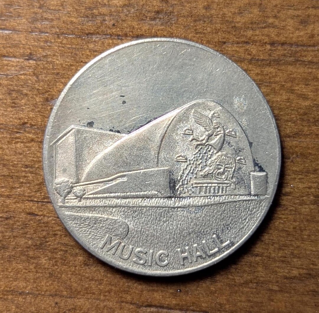 1939-1940 New York World's Fair Music Hall Commemorative Small 23mm ...