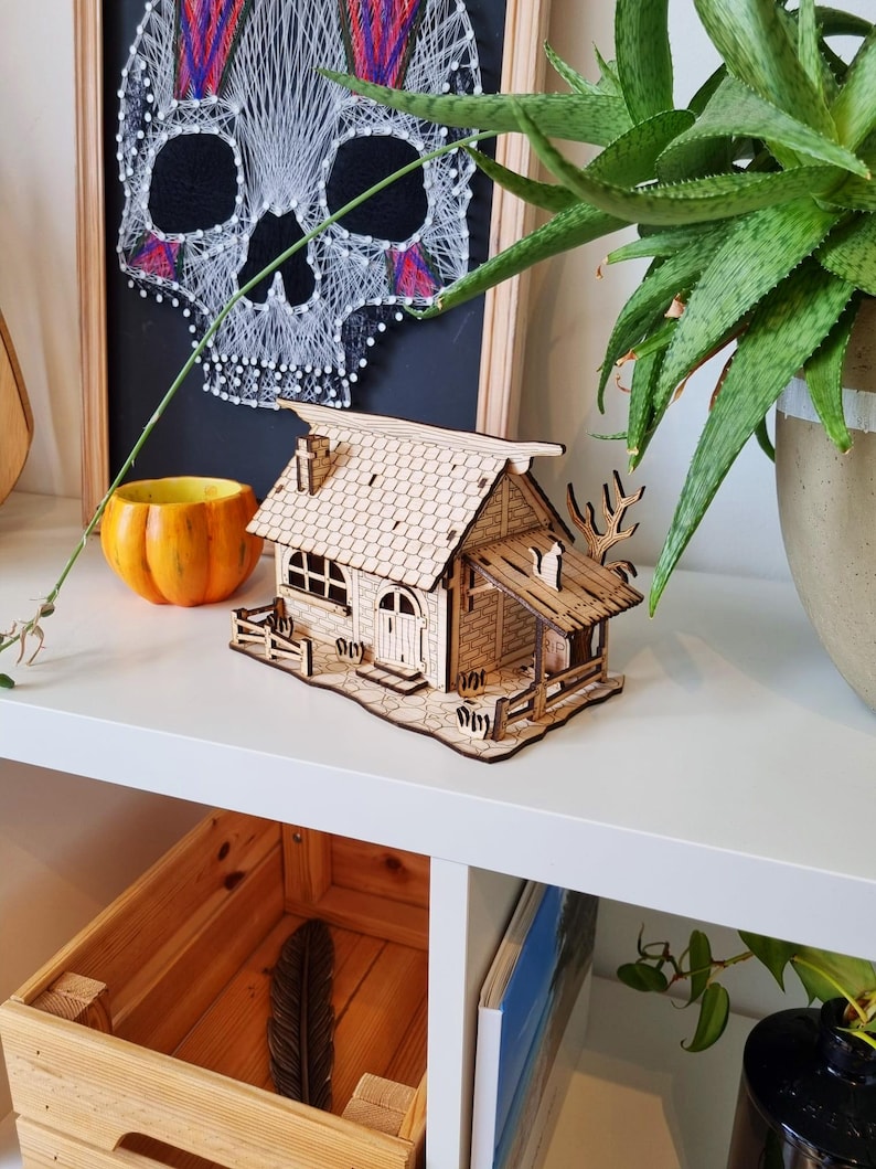 Casa Bruja - Medium Sized Spooky Halloween Puzzle Plant House & Decor ...