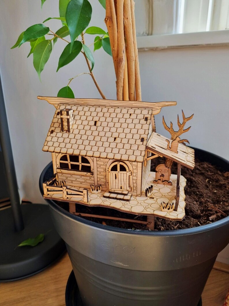 Casa Bruja - Medium Sized Spooky Halloween Puzzle Plant House & Decor ...