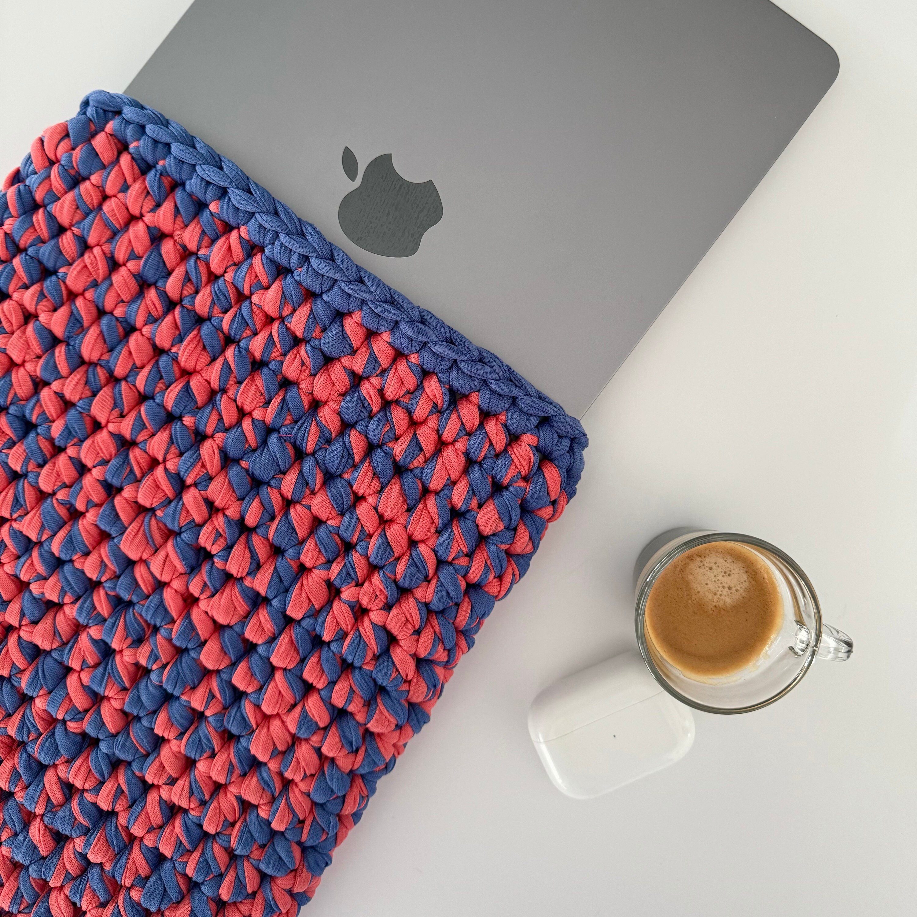 Crochet Laptop Sleeve Pattern: Beginner Friendly, Modern Padded Cover ...