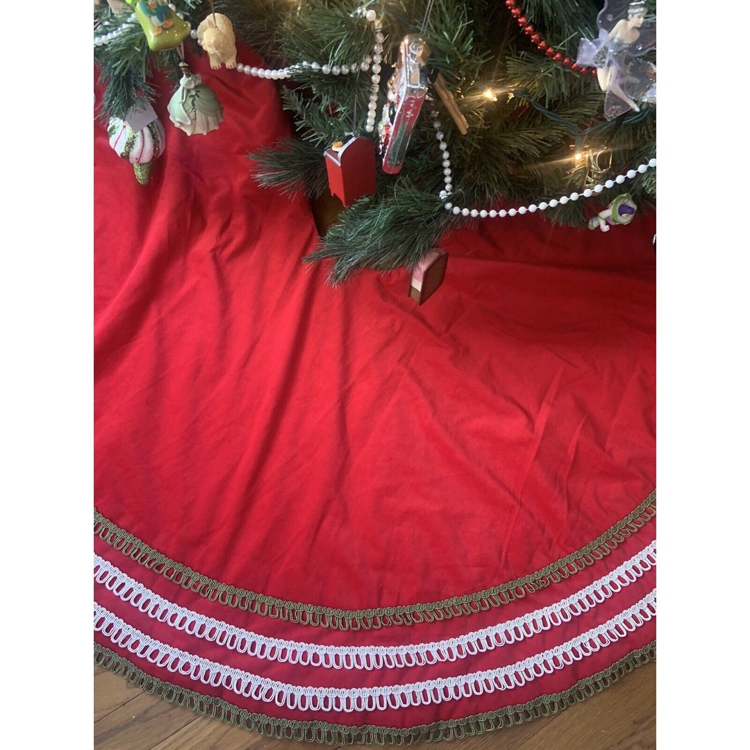 50” Arctic Holiday Red Velvet Tree Skirt Green White Rope Trimmed Satin ...
