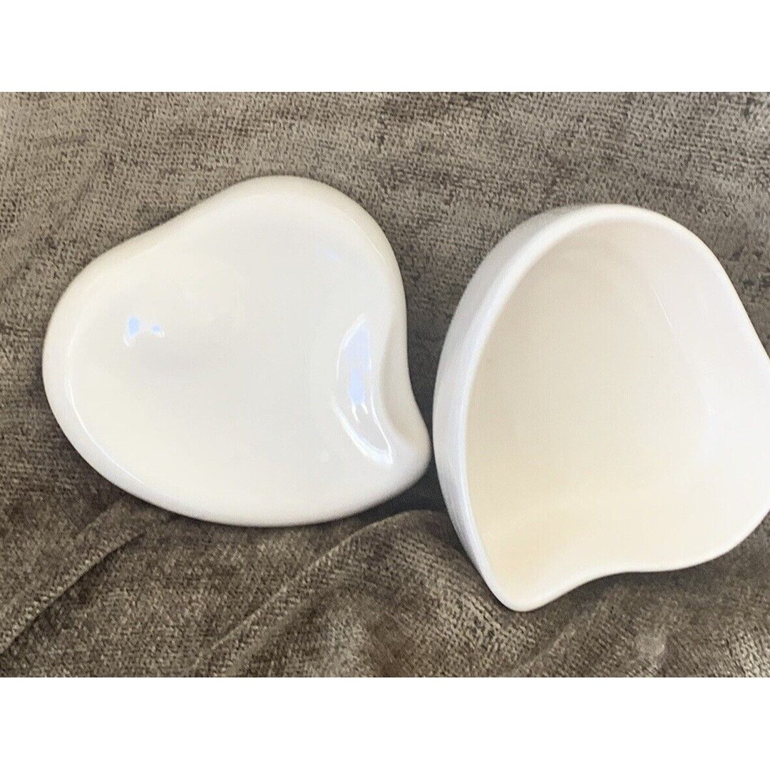 Elsa Peretti for Halston Lidded Heart Shaped Ceramic Powder Box ...