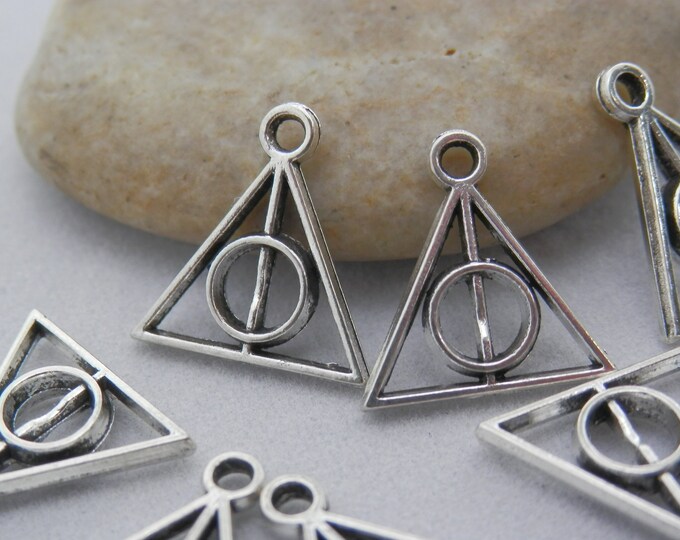 20pcs 12x13mm Tiny Triangle Charms Silver Charms Double Sided Charms ...