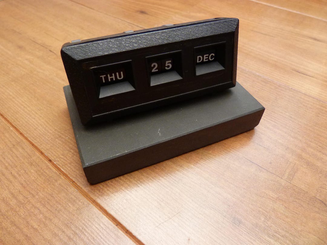 Retro Welsh Perpetual Desk Calendar Black Plastic 1970s Vintage on ...