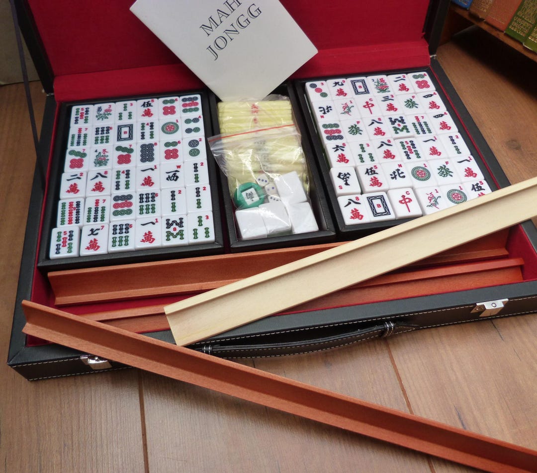 Mahjong Set in Smart Carry Case Complete With 148 Larger Pieces, 4 Tile ...