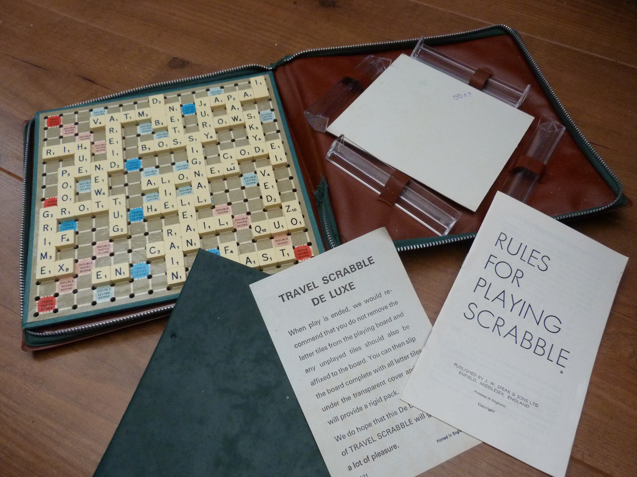 Vintage Deluxe Travel Scrabble set peg tiles. letter racks | Etsy