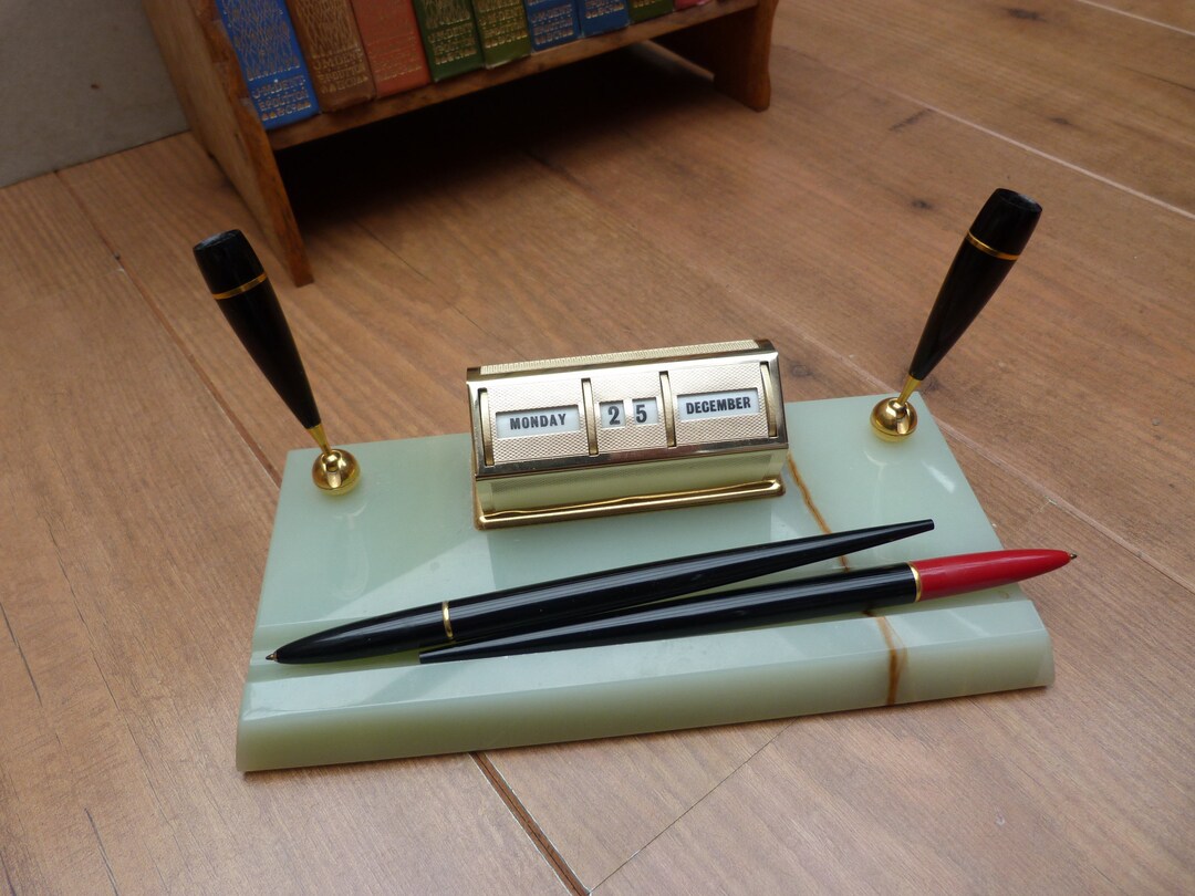 Vintage Perpetual Calendar With Pen Holders Desk Calendar on Real Onyx ...