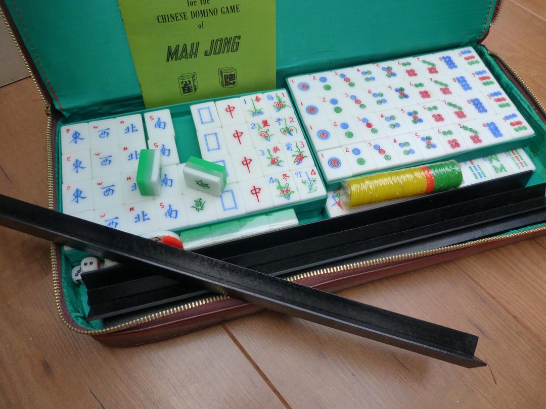 Vintage Mahjong Set in Faux Leather Carry Case Complete With 148 Tri ...