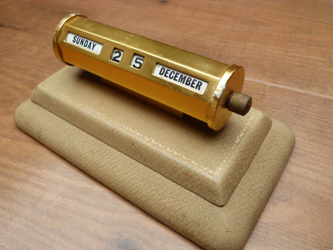 Vintage Perpetual Calendar on Beige Leather Base 1950s 60s Vintage Gold ...