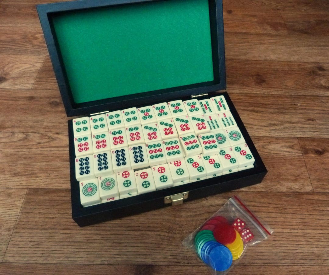 Vintage Mahjong Set in Carry Case Complete With 144 Pieces, Dice and ...
