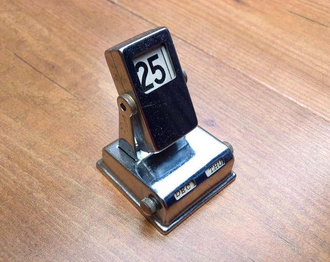 Vintage Flip Digit Calendar Desk Calendar Office Decor Desk Decor ...