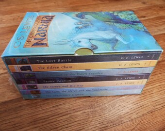 The Complete Chronicles of Narnia Collection Slipcase Containing Seven Paperback Illustrated ...
