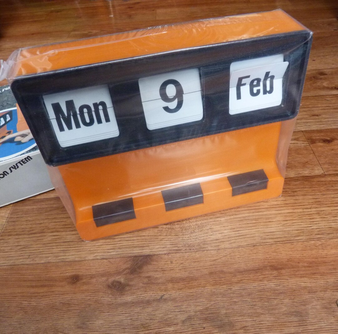 Vintage Orange Retro Perpetual Wall Calendar Plastic Push Button Date 8 ...