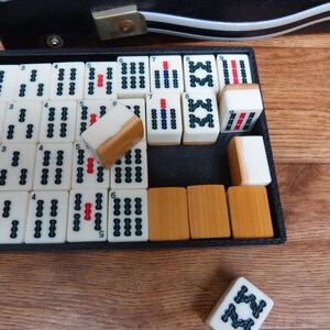 Vintage Mahjong Set in Carry Case Complete With 148 Bamboo Backed ...