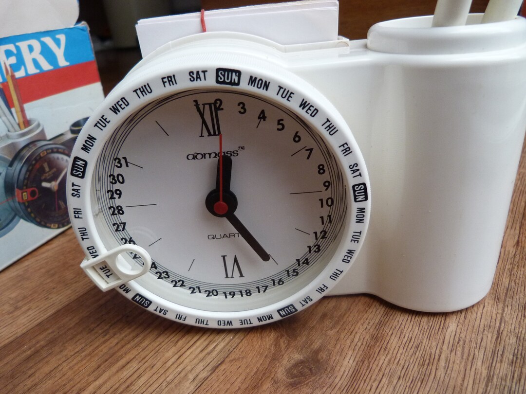 Vintage Perpetual Calendar Clock and Pen Pot With Pens Retro White ...