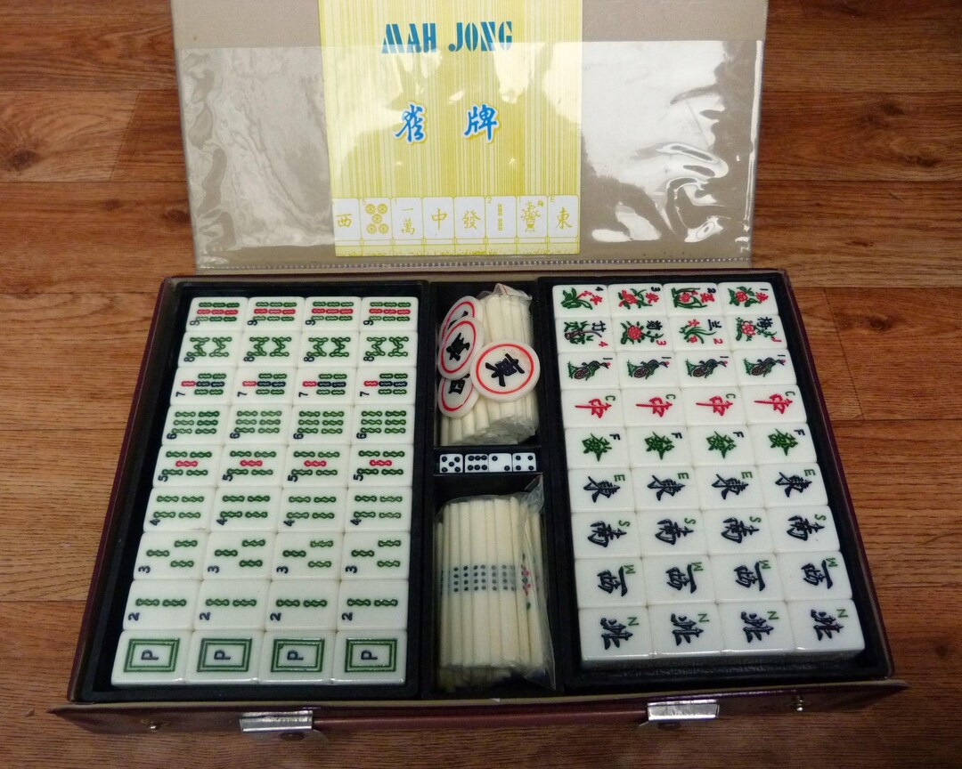 Sealed Vintage Mahjong Set in Carry Case Complete With 144 Bamboo ...