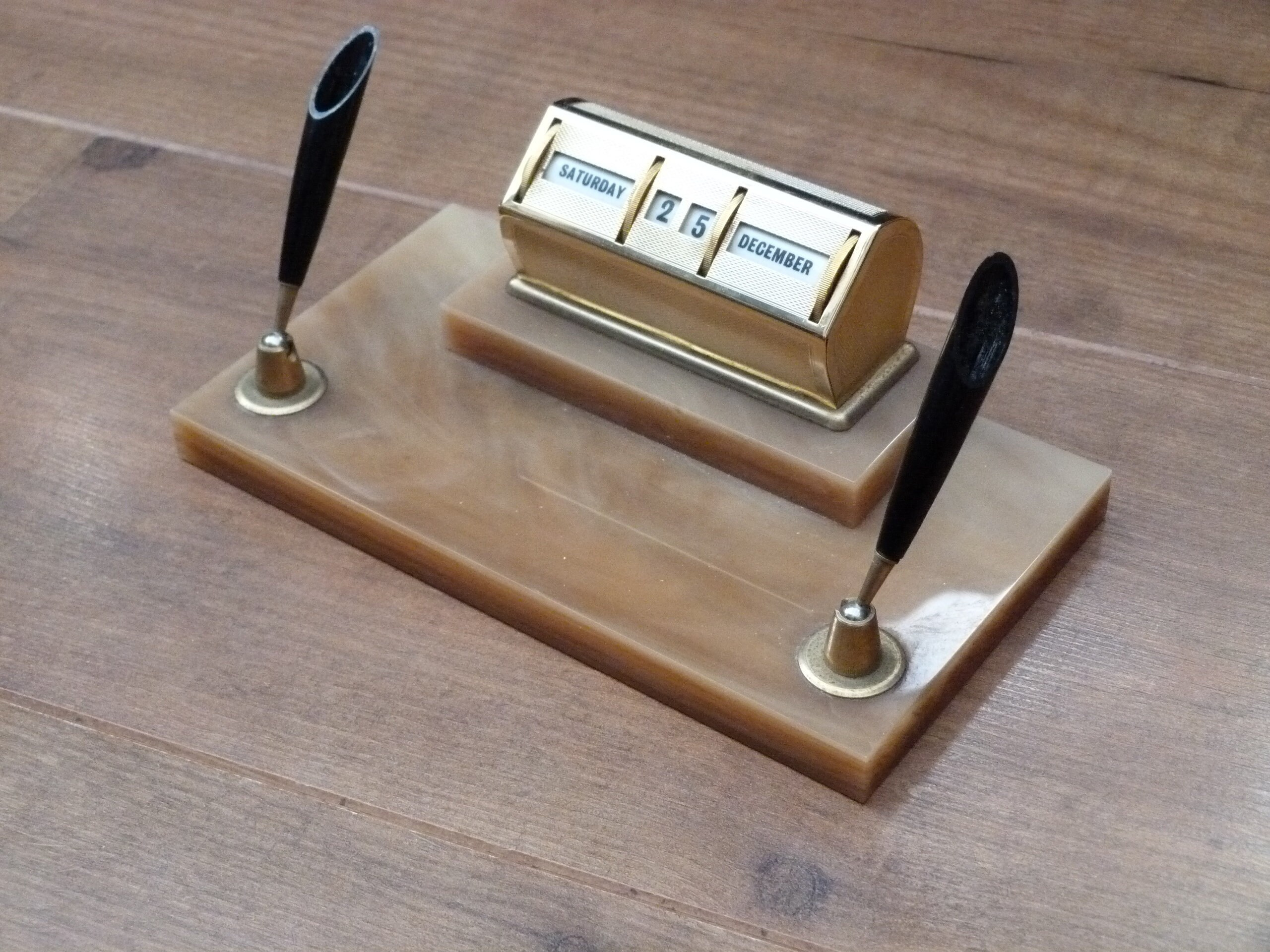 Vintage Perpetual Desk Calendar with pen holders on Faux Onyx | Etsy