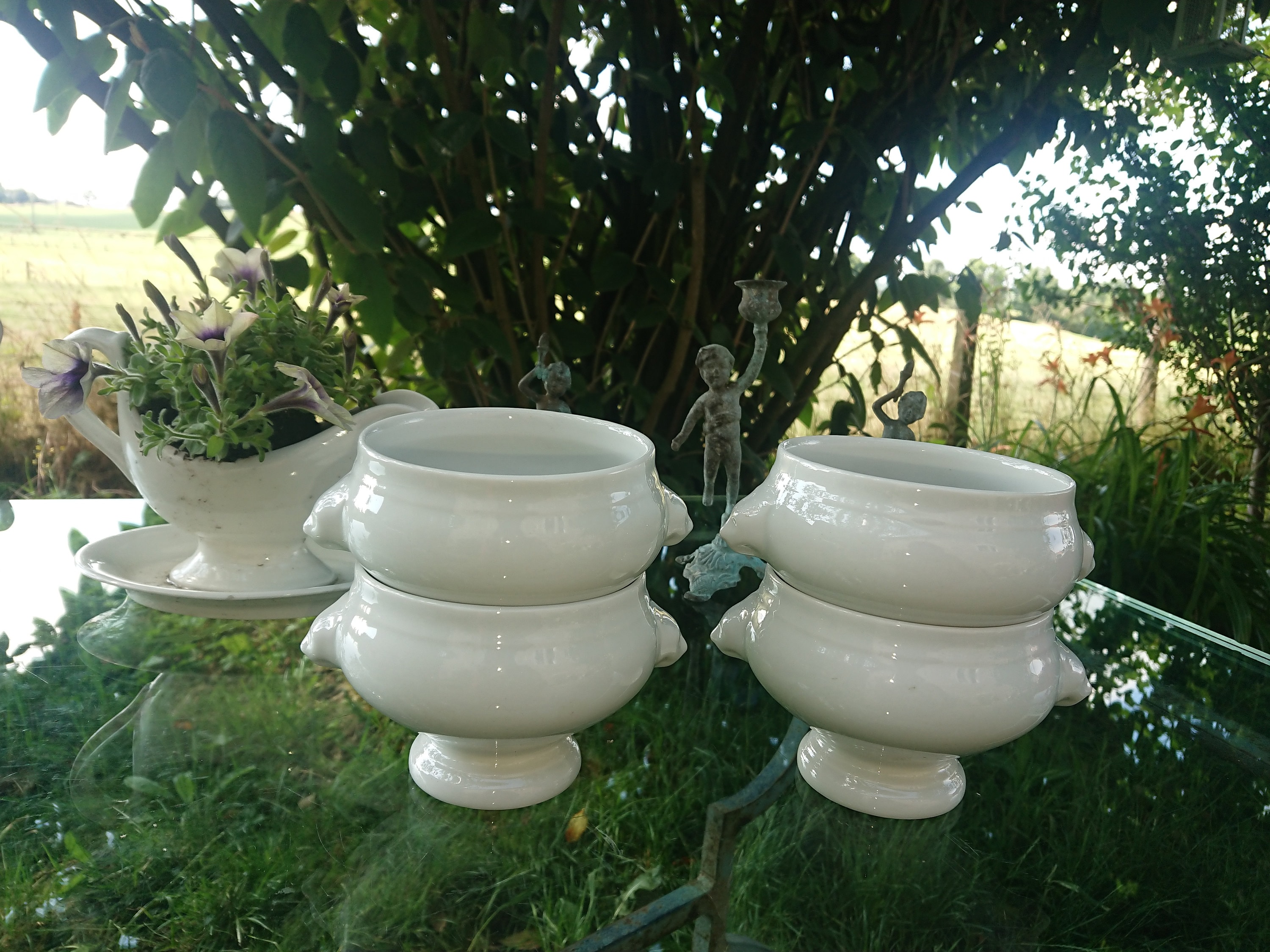 Small Lion Head Arrangement for 4 People in White. Categories - Etsy