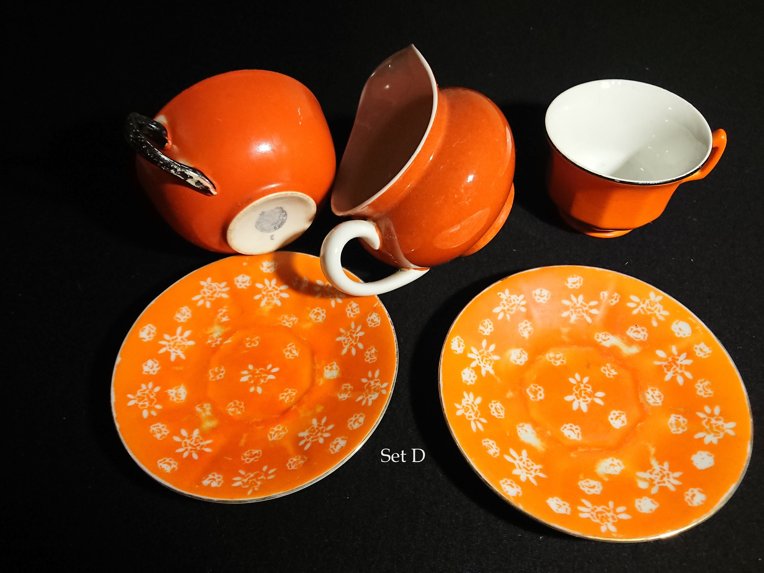Oranje ! Peter Regout Sphinx, Holland. Ancient Cups in the Royal Color ...