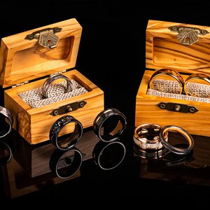 18k Gold Hammered Textured Wedding Band for Men Women, Gold Engagement Band With Bourbon Wood ...