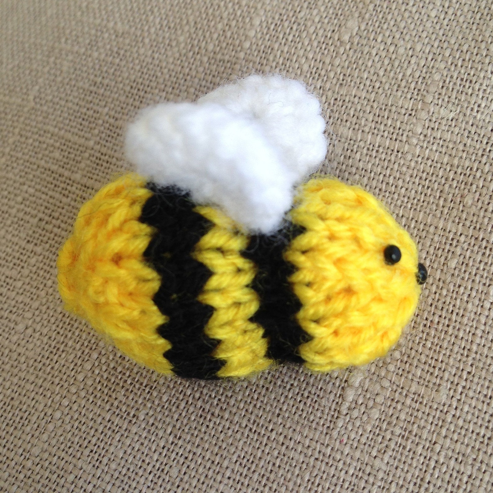 Bee Knitting PATTERN Bee Brooch Knitting Pattern Bumblebee - Etsy
