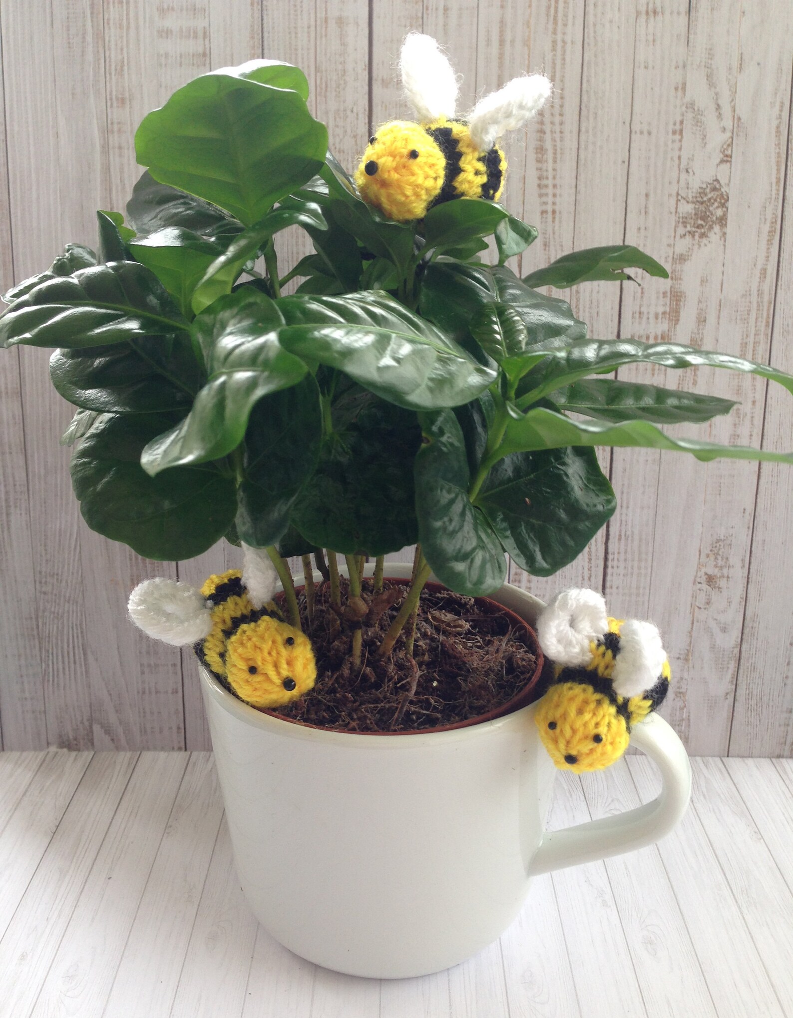 Bee Knitting PATTERN Bee Brooch Knitting Pattern Bumblebee - Etsy