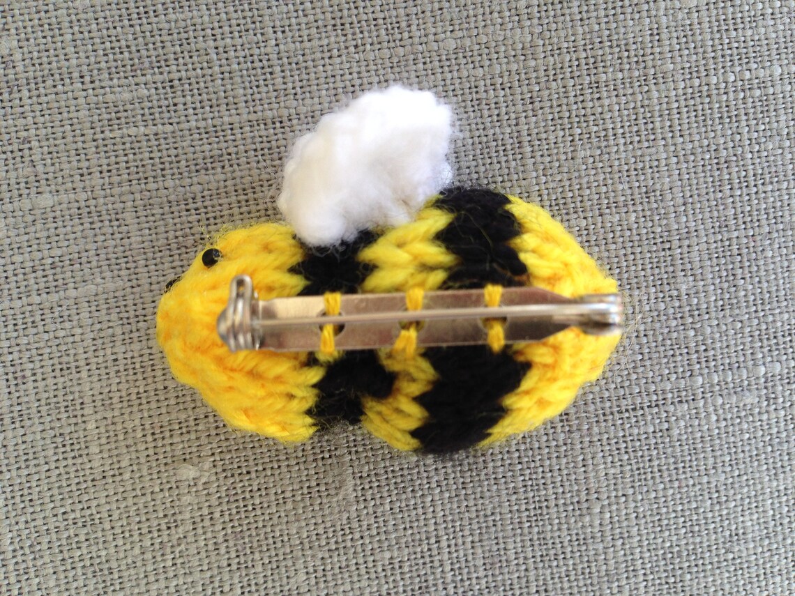 Bee Knitting PATTERN Bee Brooch Knitting Pattern Bumblebee | Etsy