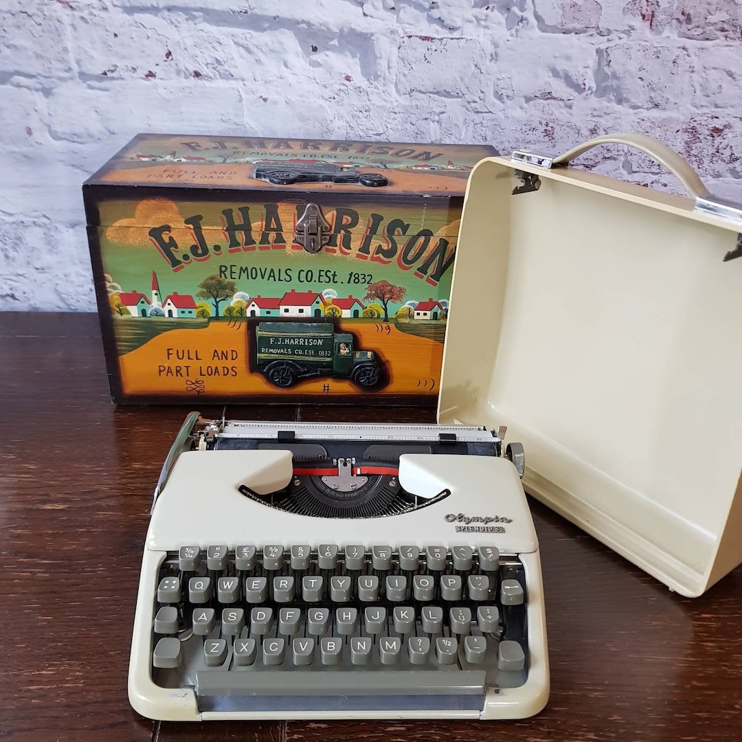 Vintage Olympia Splendid 33 Typewriter – Portable Travel Model, Western ...