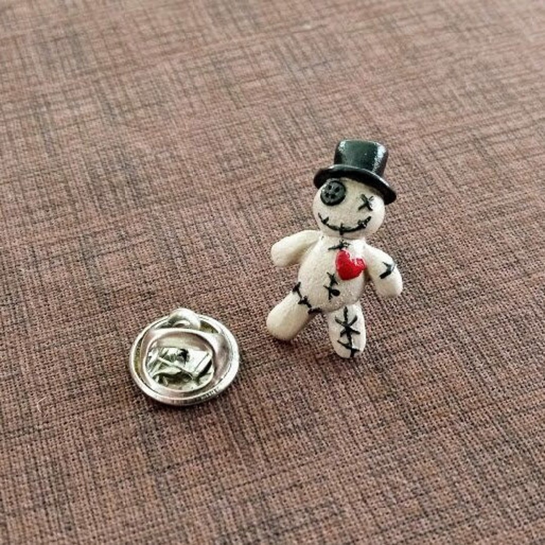 Voodoo Doll Pin, Creepy Doll, Pins for Bags, Spooky Season, - Etsy