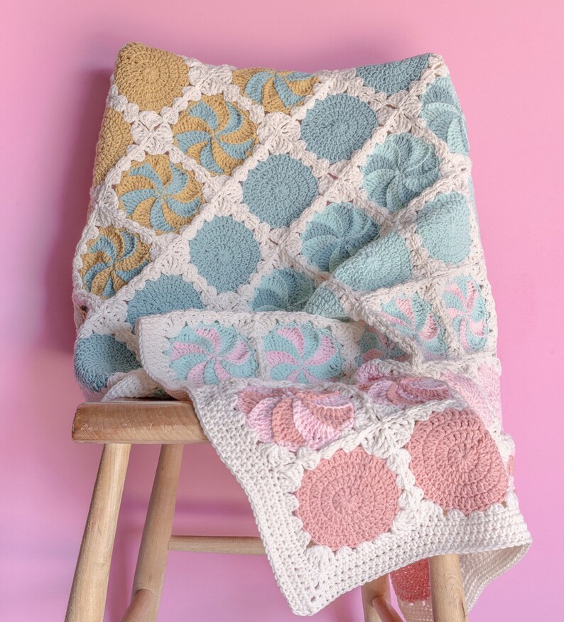 CROCHET PATTERN Guru Guru Spirals and Circle Crochet | Etsy