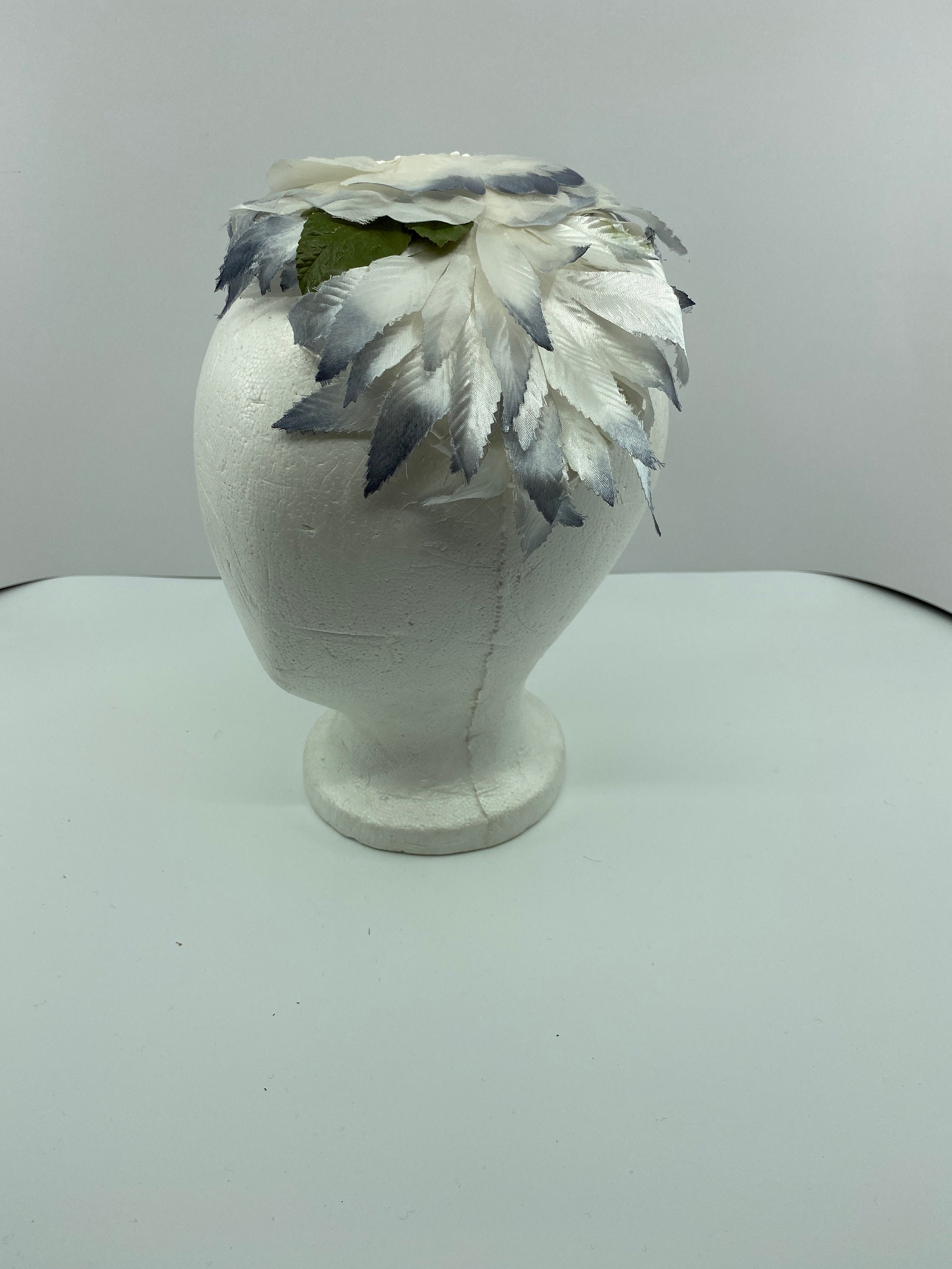 1950's Vintage Ladies Hat White With Grey Flower and Leaves, Calot ...