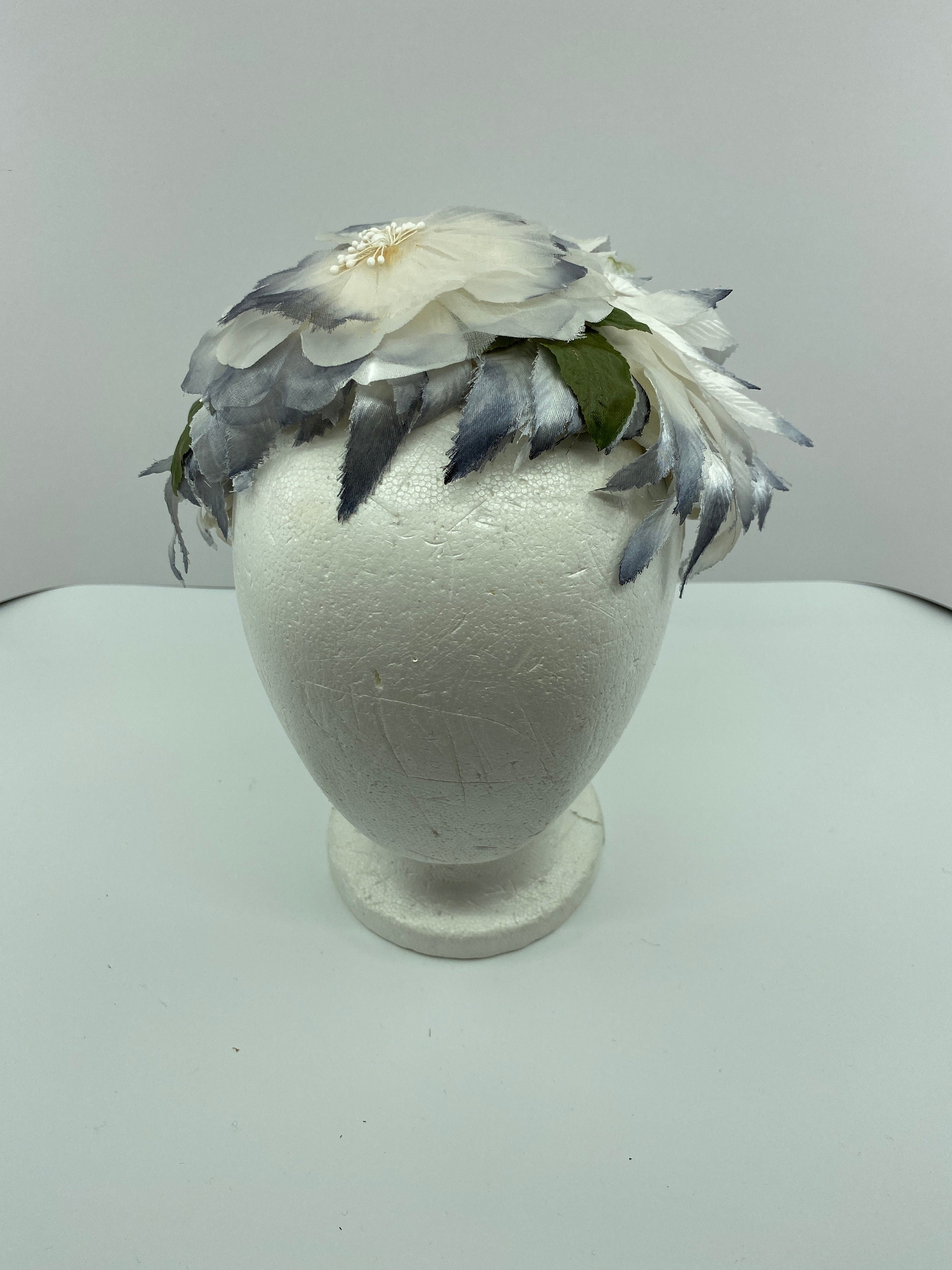 1950's Vintage Ladies Hat White With Grey Flower and Leaves, Calot ...
