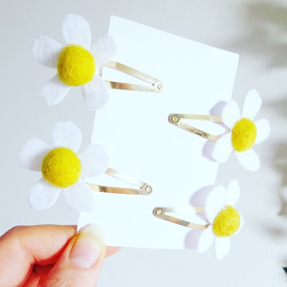 Daisy flower hair clip store