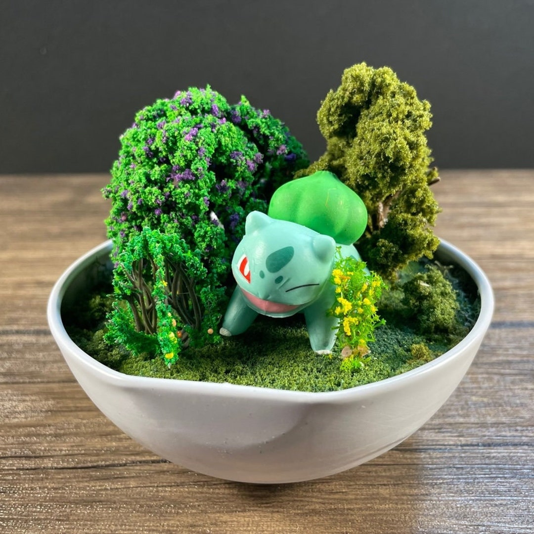 Bulbasaur Pokeball Terrarium - Etsy