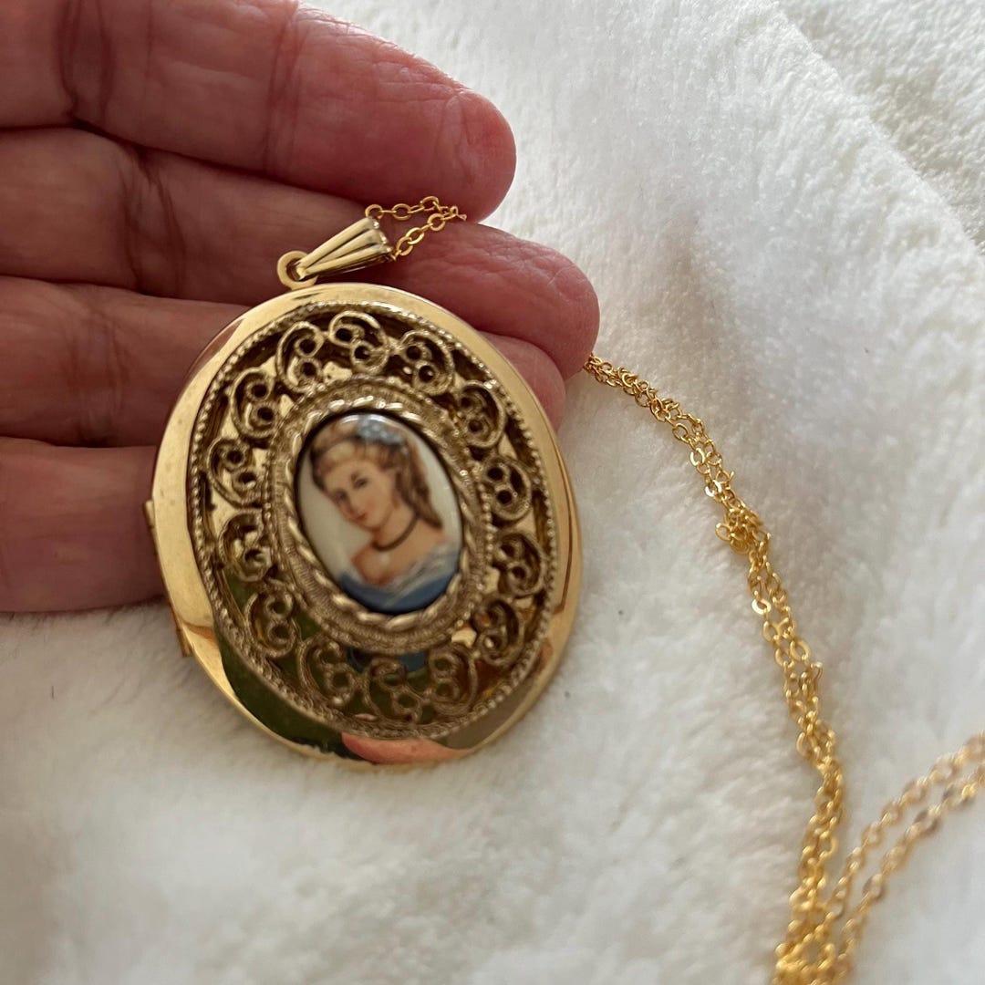 Victorian Oval Locket and Chain With Porcelain Portrait - Etsy