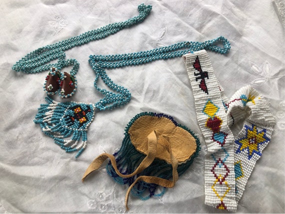 Native American beadwork - Gem