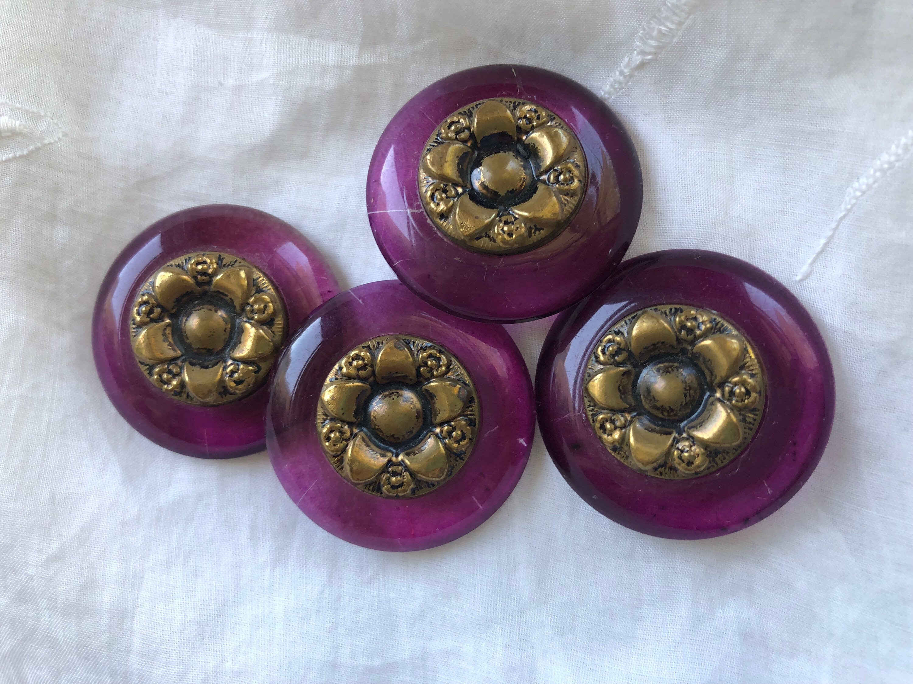 Purple Plastic and Brass Flower Buttons - Etsy