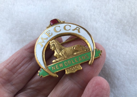 Masonic New Orleans enameled lodge pin - Gem